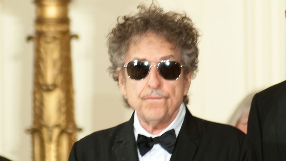 Bob Dylan extends his 'Rough and Rowdy Ways' tour into 2026 | WBHB ...