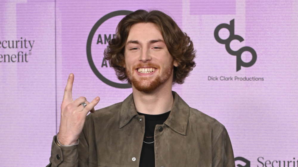 Bailey Zimmerman earns third consecutive #1 with "Religiously" | KSED ...