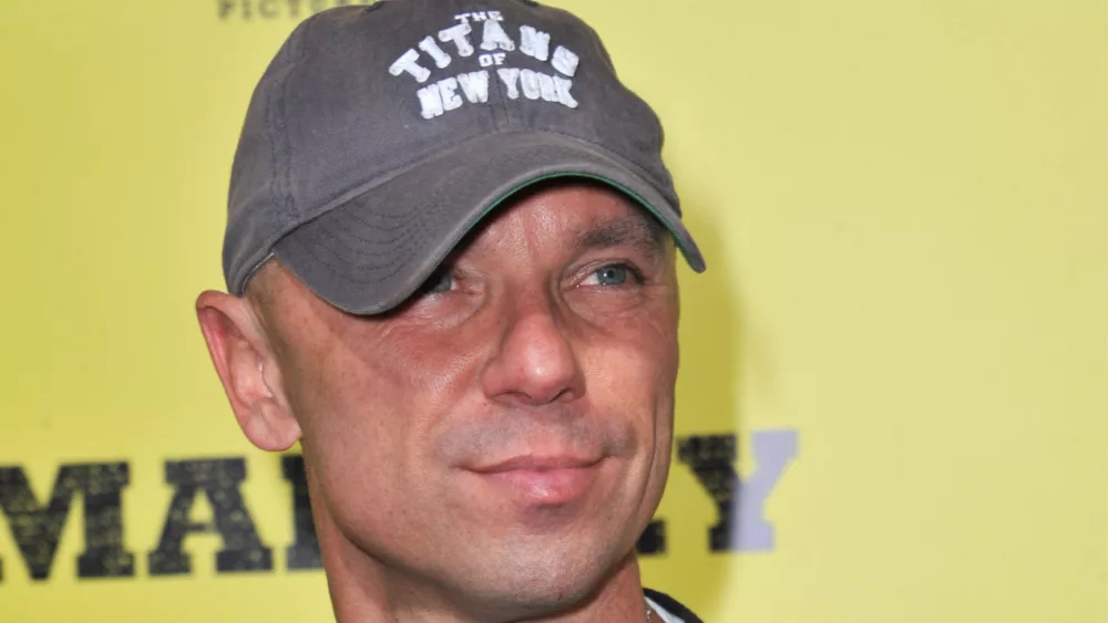 Take a listen to Kenny Chesney's 'Thinkin' Bout' from upcoming LP 'BORN ...