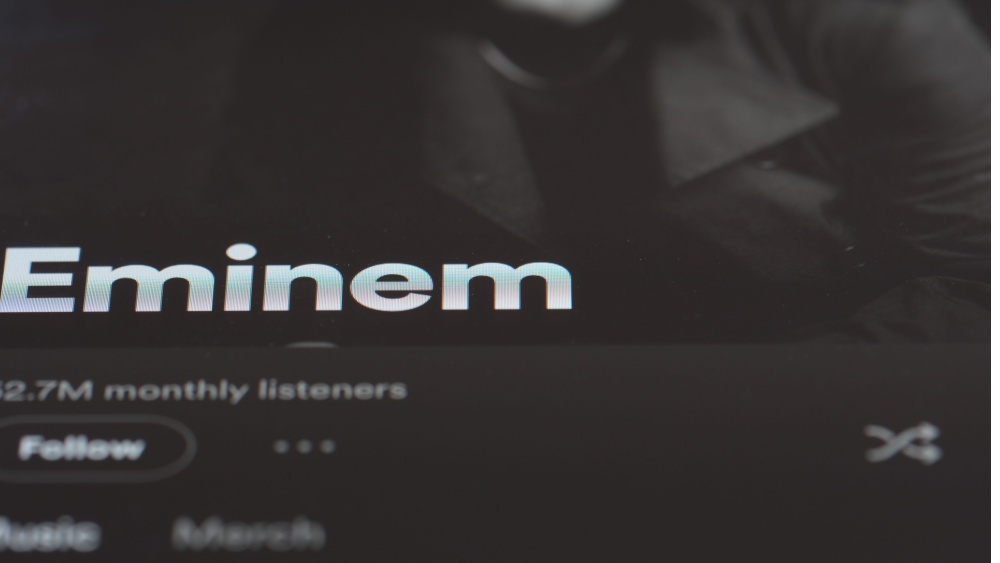 Enimen dethrones Taylor Swift after 12 weeks at No. 1 spot on Billboard ...