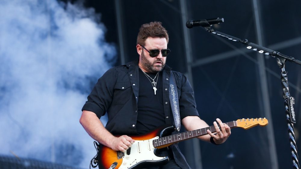 Randy Houser shares the single 'Back In The Bottle' | 104.7 WZZK