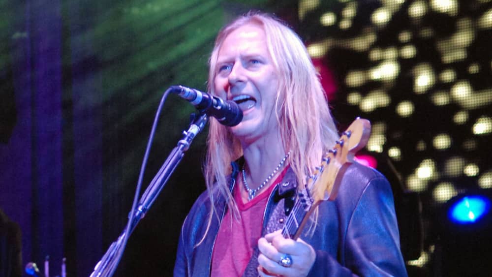 Alice In Chains' Jerry Cantrell announces 2023 solo tour | Z 92 Alice In Chains' Jerry Cantrell announces 2023 solo tour | Z 92