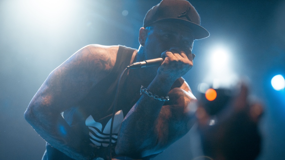 Crazy Town frontman Shifty Shellshock dies at age 49 | B93 | B97