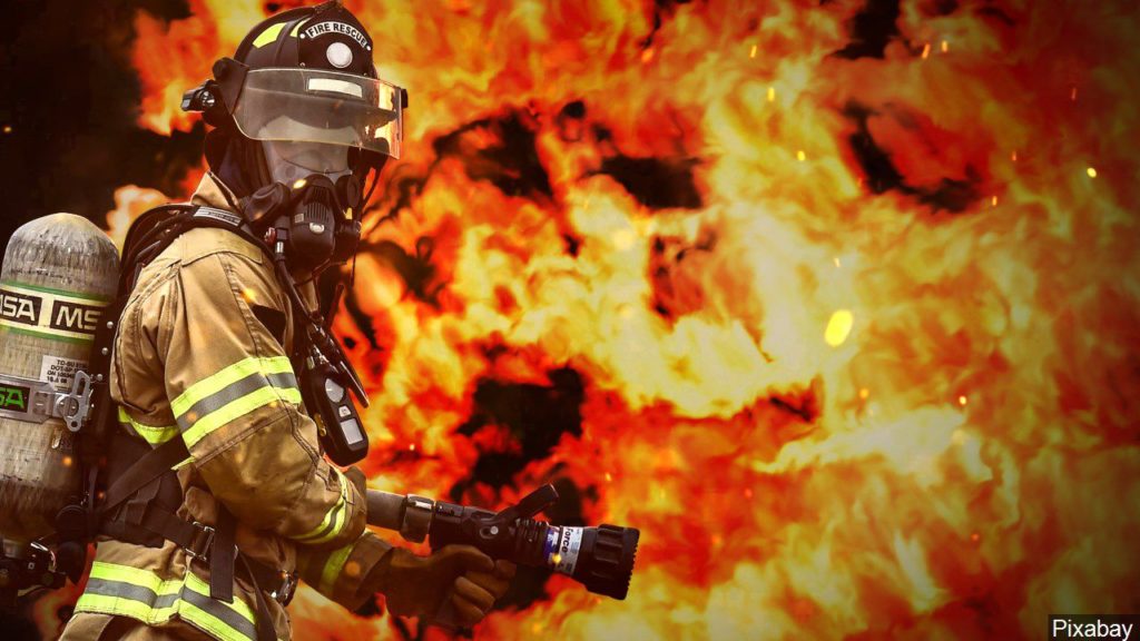 Warehouse next to Stowe Public Safety building catches fire | 92.1 WVTK
