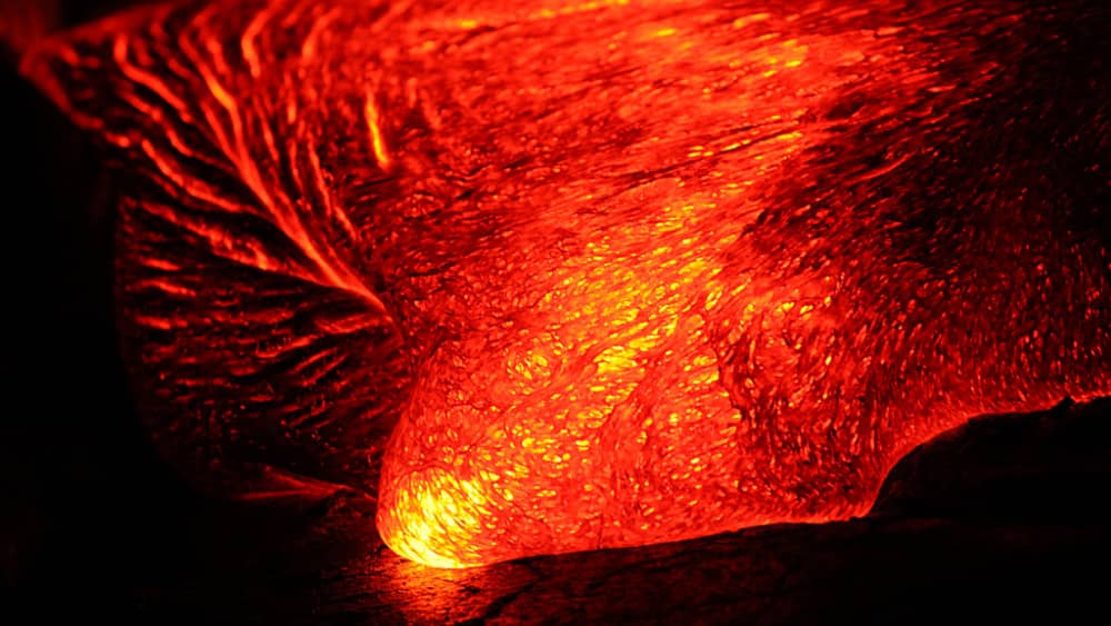 Mauna Loa, world's largest active volcano, erupts in Hawaii | 101.3 KFDI