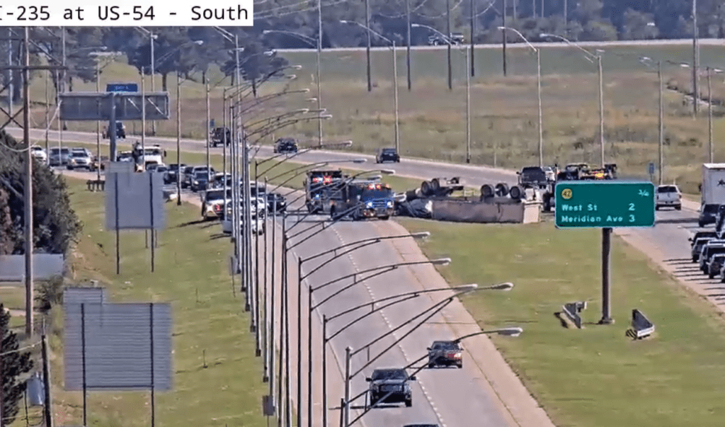 Overturned semi blocks traffic on interstate highway in Wichita | 101.3 KFDI