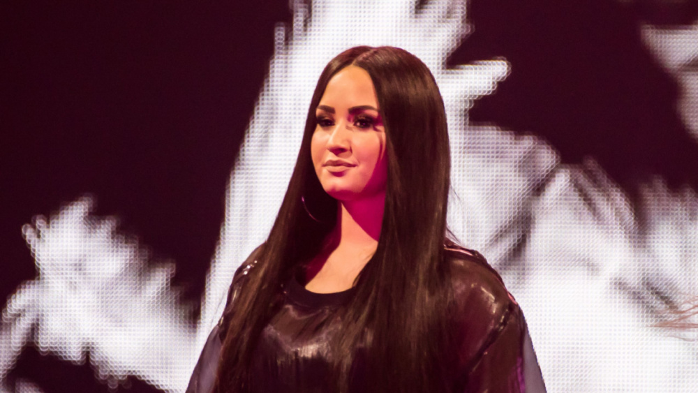 Demi Lovato shares 'Eat Me' Official Live Performance Video | FM100