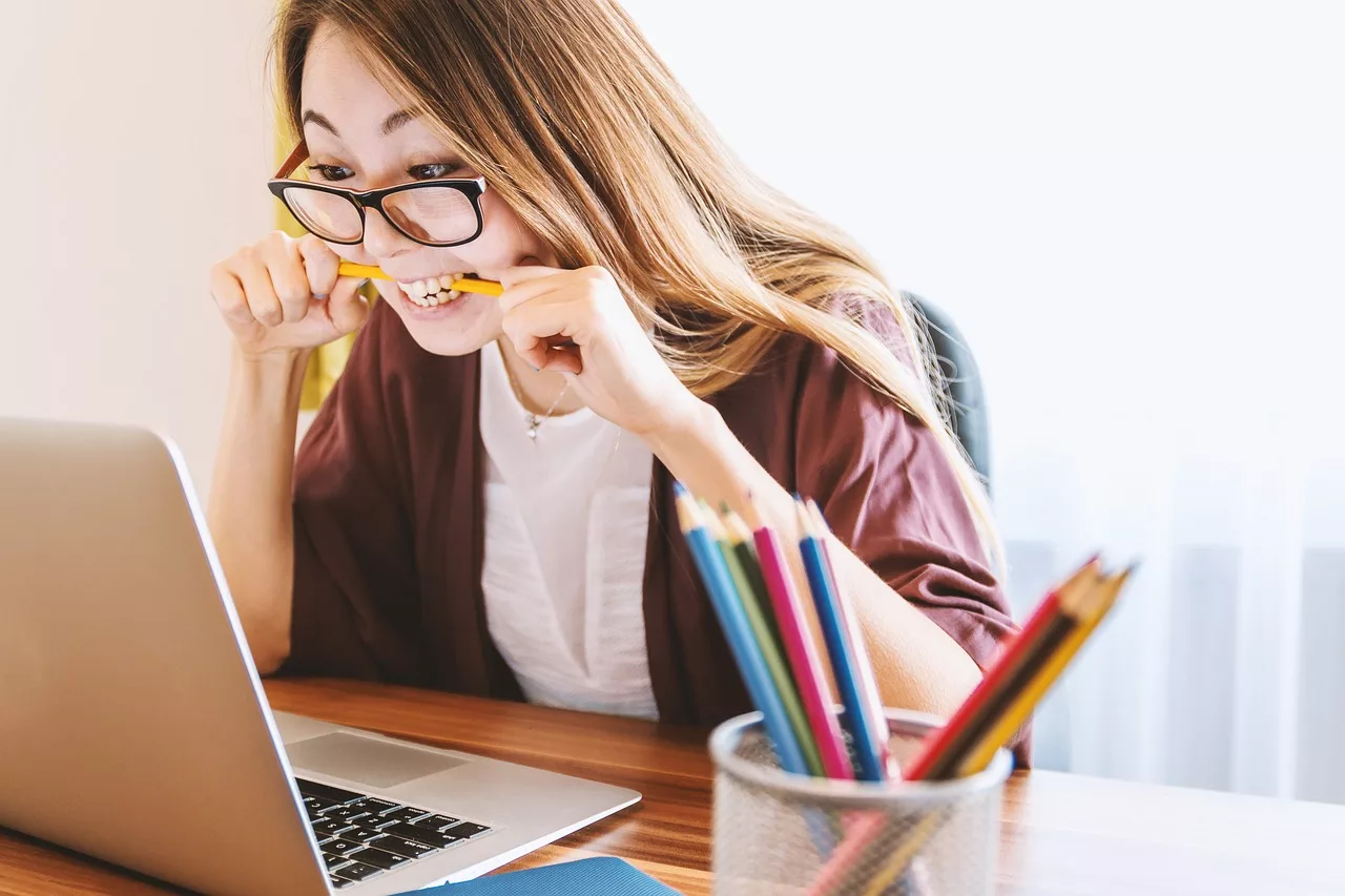 College Accidentally Sends "Welcome!" E-Mails to 1,500 Students | Hot 104.5