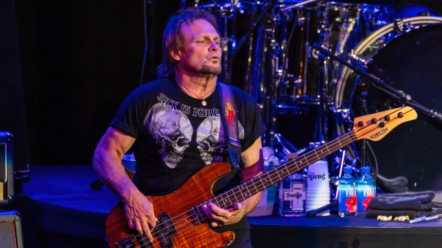 Van Halen's Michael Anthony hasn't spoken to David Lee Roth in years ...