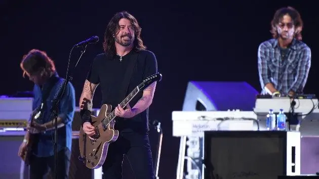 Foo Fighters premiere video for ﻿'Your Favorite Toy'﻿ track 'Window ...