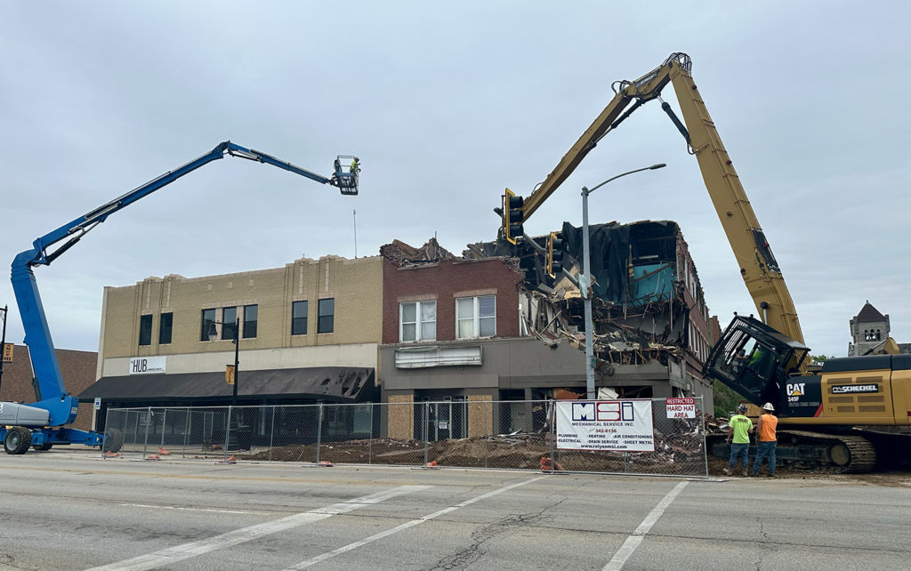 PHOTOS: Demolition of fire-ravaged building in Downtown Galesburg ...