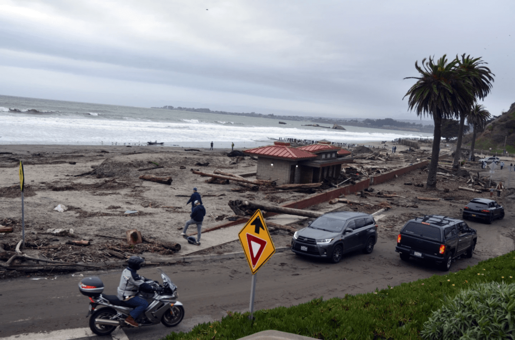 AP: Powerful Pacific swell brings threat of more dangerous surf to ...