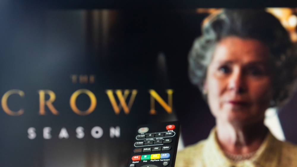 'The Crown' teaser reveals premiere dates for two-part final season ...