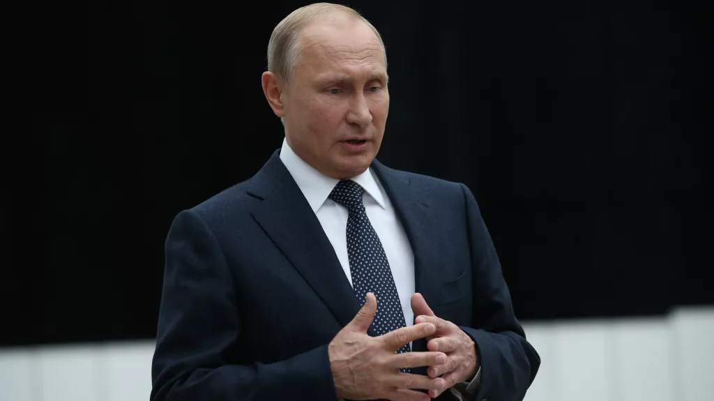 Highlights from Vladimir Putin's call-in show, including advice to his ...