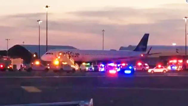 FBI agents storm JetBlue plane at JFK after hijacking 'false alarm ...