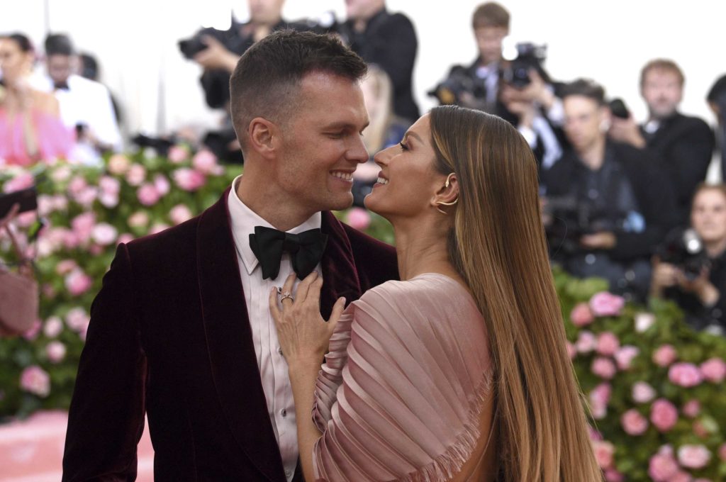 Tom Brady and Gisele Bundchen to file for divorce Friday, reports say ...