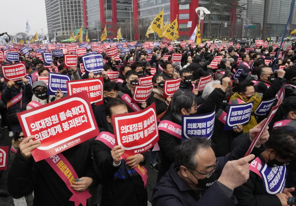 South Korea Will Take Final Steps To Suspend Licenses Of Striking