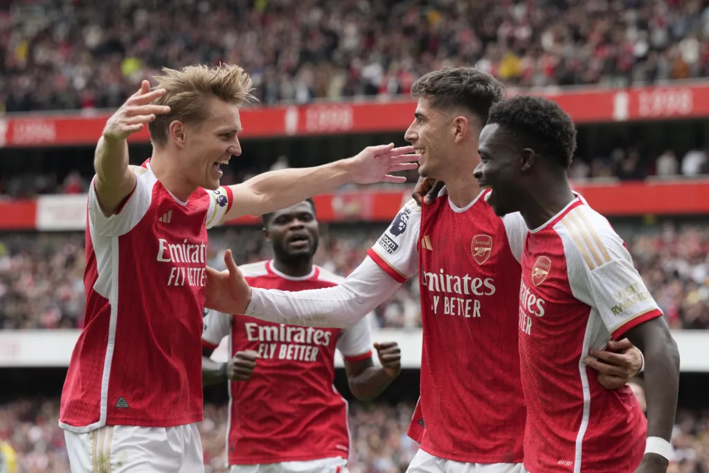 Haaland scores 4 in another win for Man City. Arsenal isn't going away ...