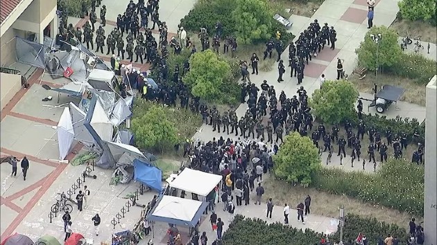 Police descend on UC Irvine campus as protesters occupy lecture hall ...