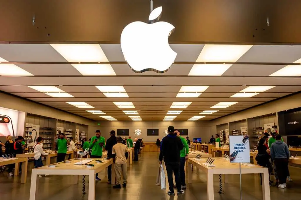 Protest planned over closure of unionized Apple store in Towson | WBAL ...