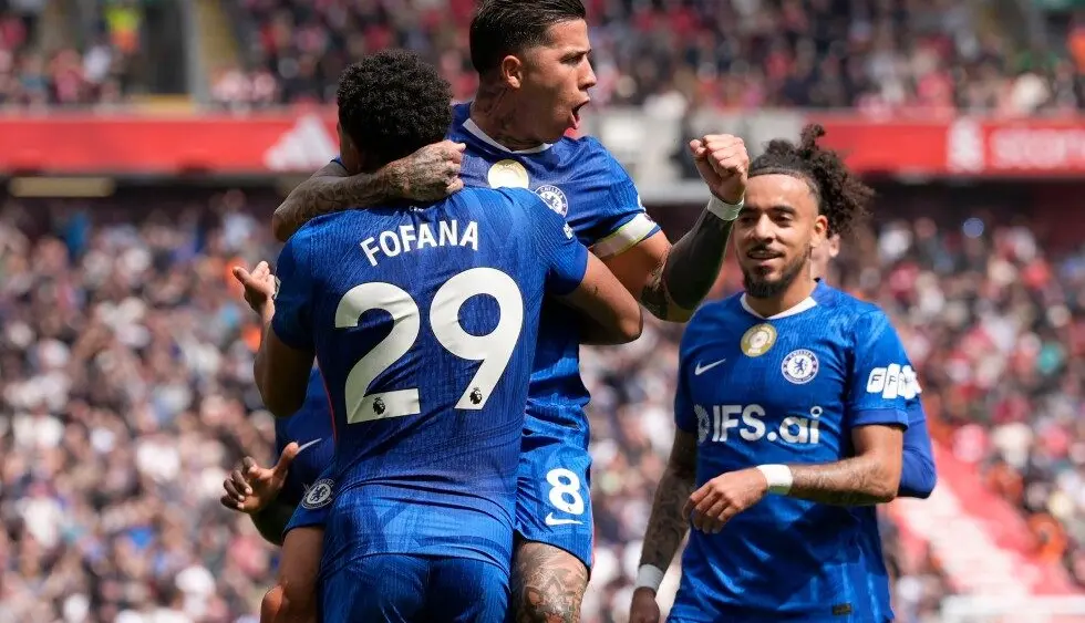 Boos at Liverpool as defending Premier League champ drops more points ...
