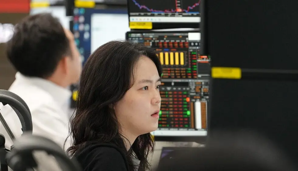 Asian shares retreat as US stocks halt their record-breaking rally ...