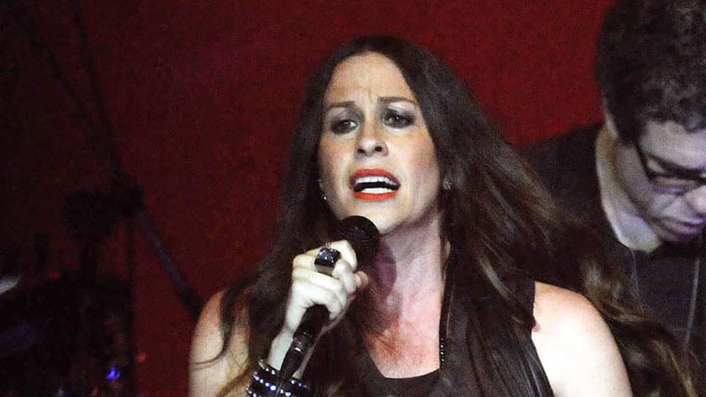Alanis Morissette, Gwen Stefani, Red Hot Chili Peppers to headline ...