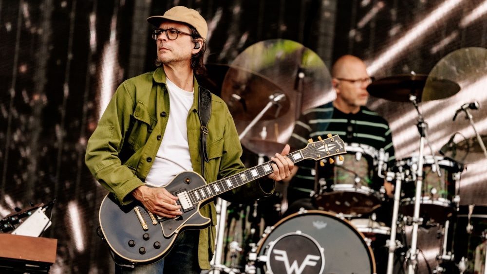 Weezer announces 2026 North American tour dates | 96.1 KLPX