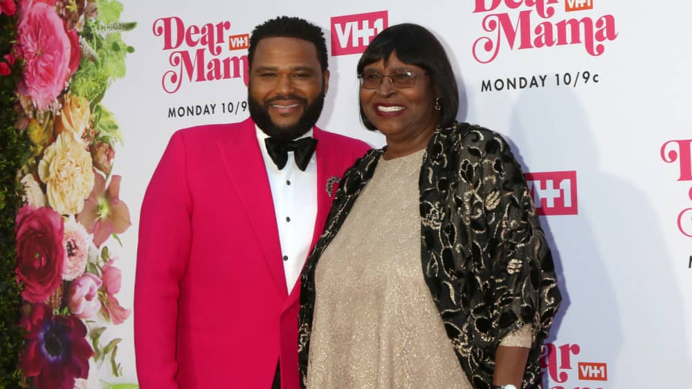 Anthony Anderson and mom to host Fox game show 'We Are Family' | 570 KVI
