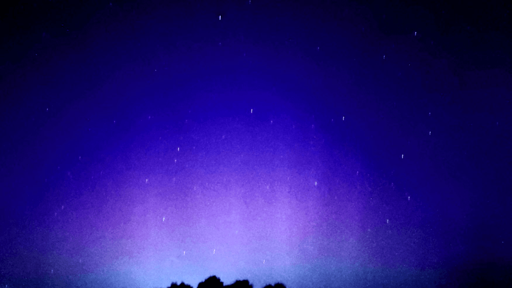 PHOTOS – Nature’s Astonishing Light Show – WPKY