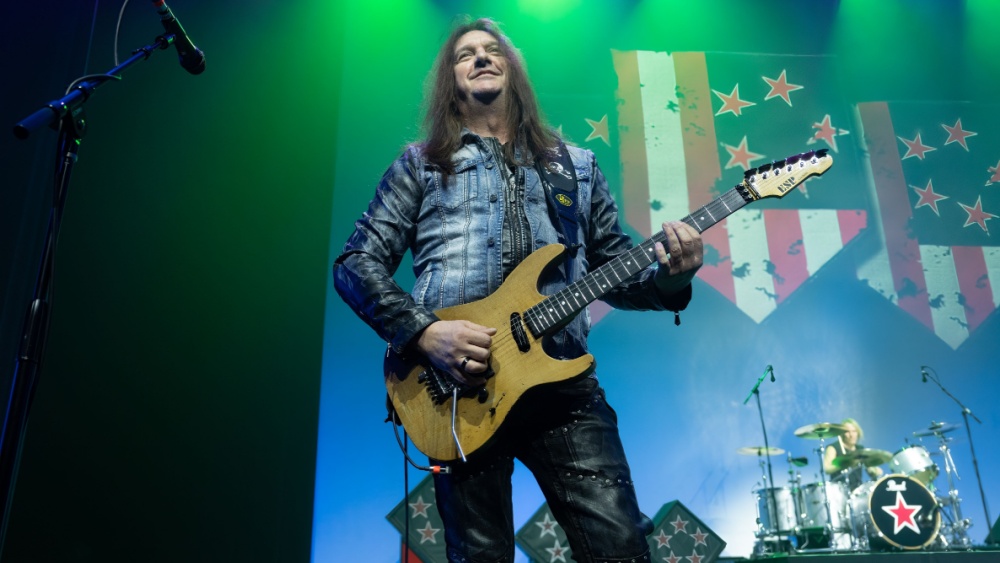 Skid Row to debut first official live album, concert film | Rock 92