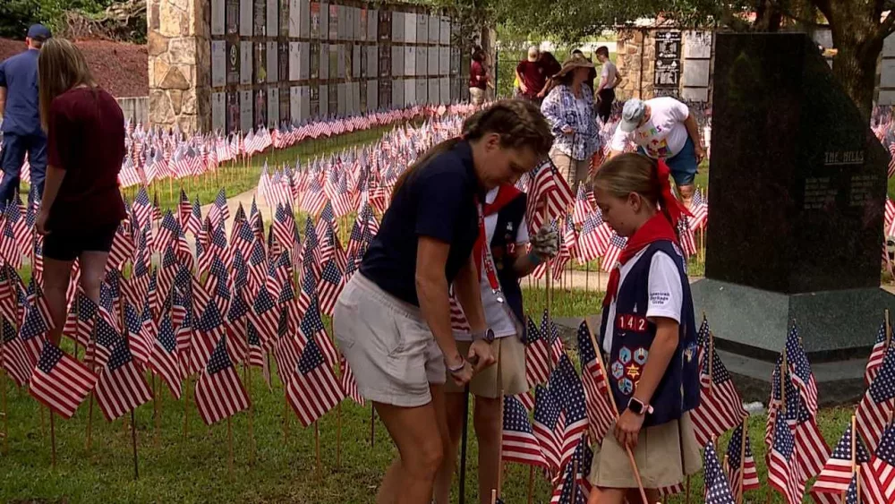 'It's great to see the turnout': Flags for the Fallen flag planting ...