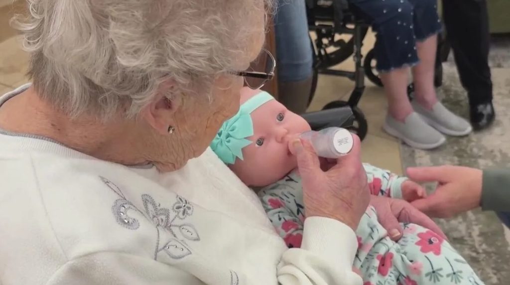 Dementia baby dolls bring meaning, joy into memory care patients' lives ...