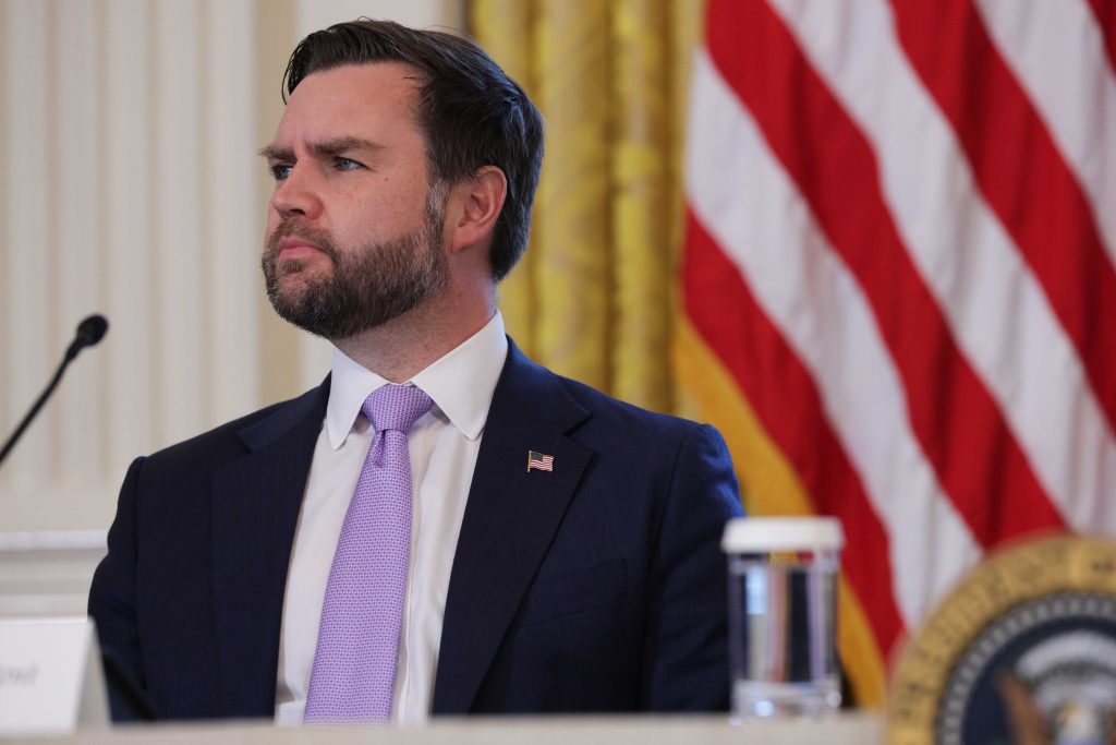 Suspect in the vandalism of JD Vance's Ohio home must stay in jail ...