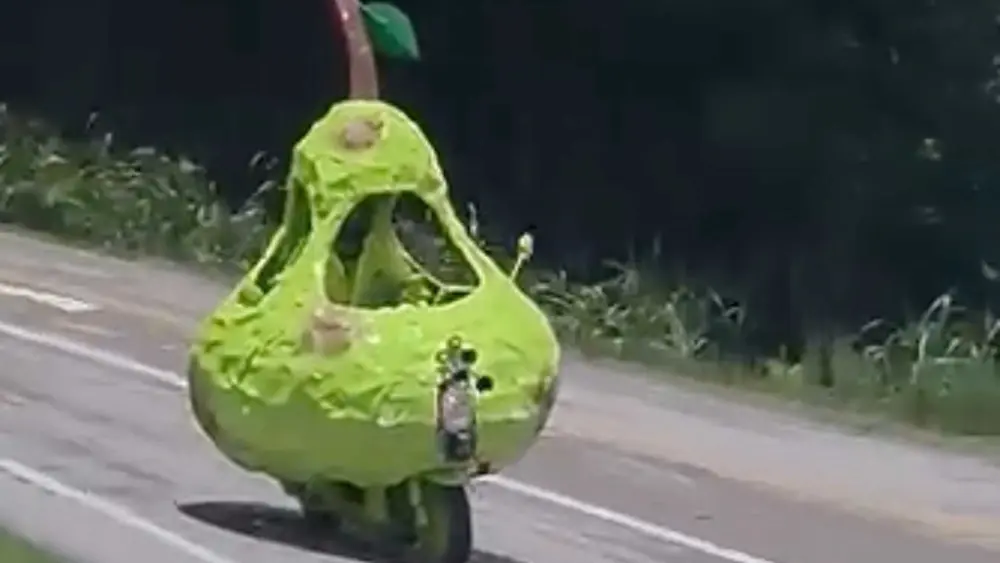 This Florida man is taking his pear-shaped moped on a summer cross ...