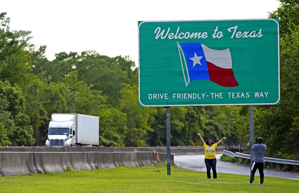 More Hispanic, Asian and Black residents moved to Texas in 2023 | Bob ...
