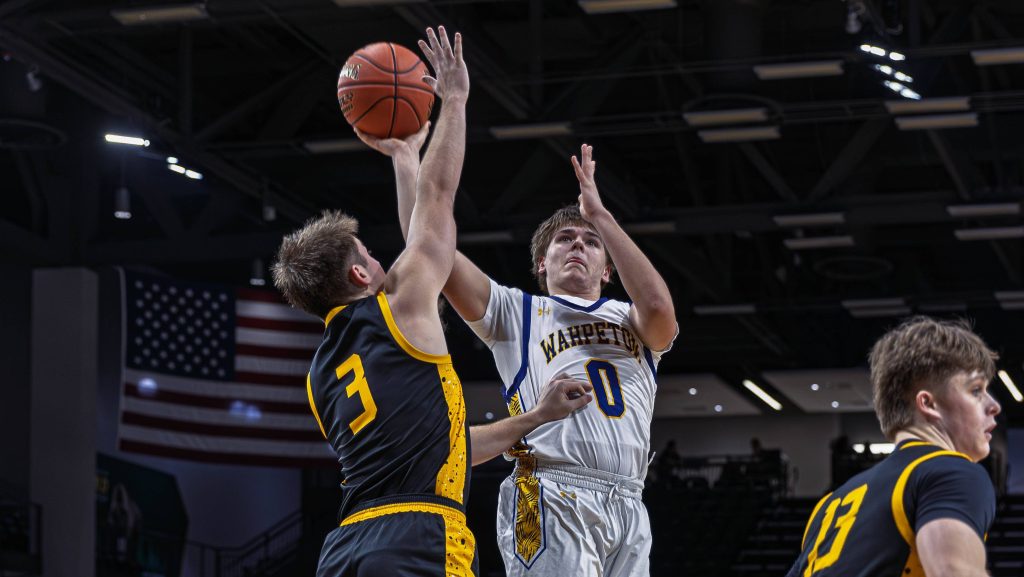 Huskies and Jaguars deliver another playoff barn burner | KBMW News