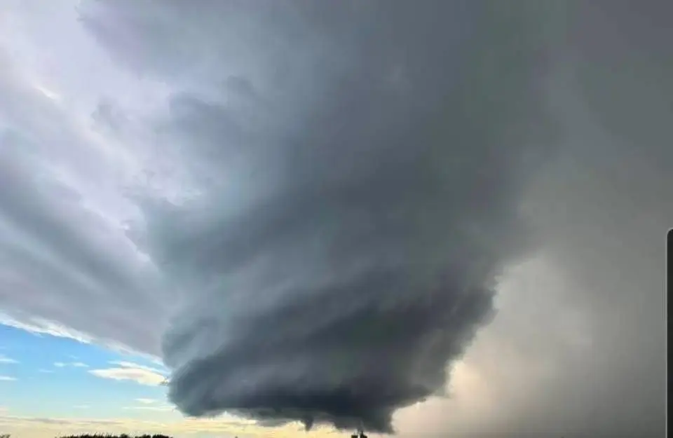 Tornado Hits Peace Region (Weather Statements issued) | KIX FM 106