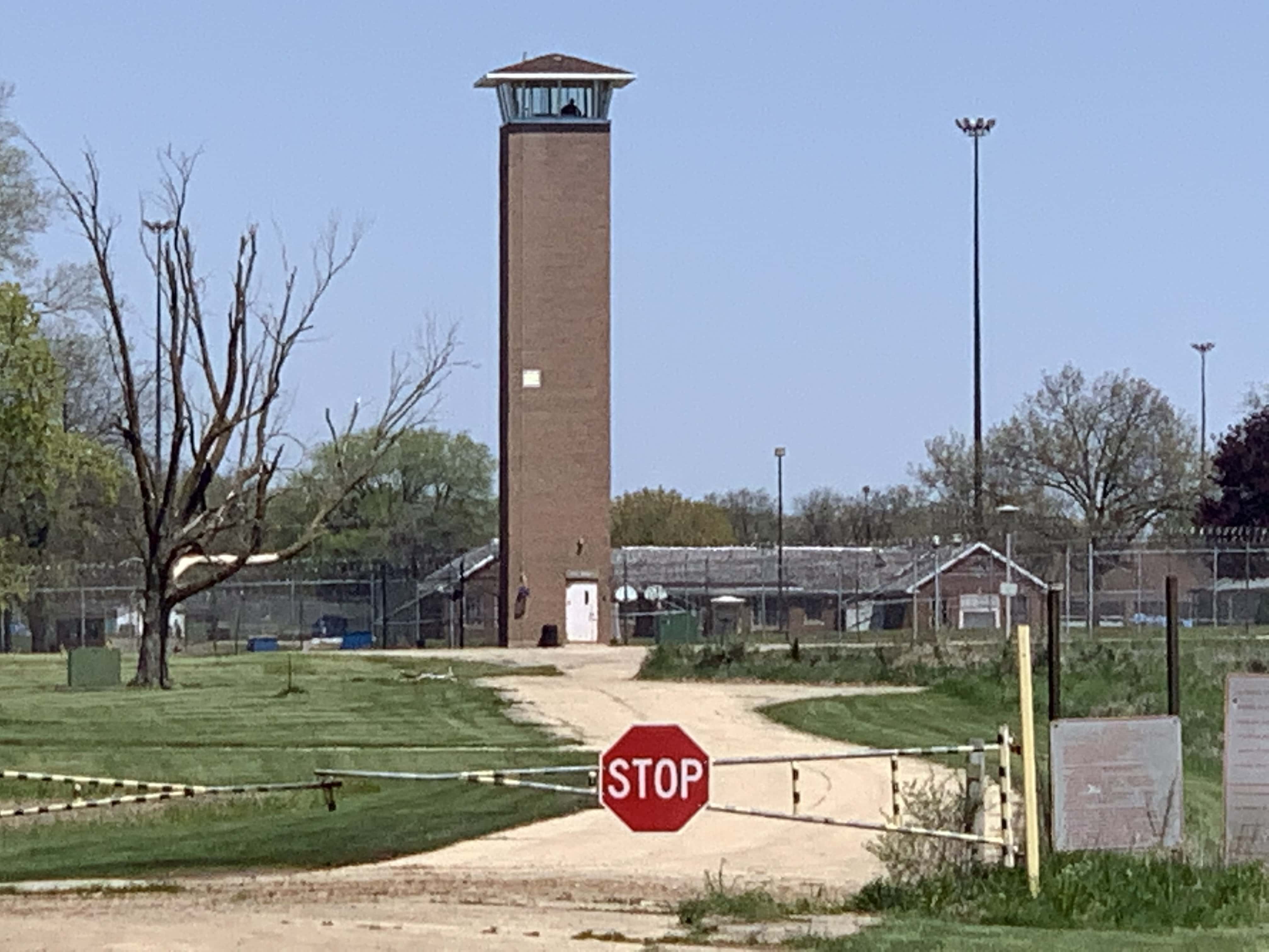 Nearly 1 3 Of All Illinois Inmate COVID 19 Cases Are In Dixon WALS