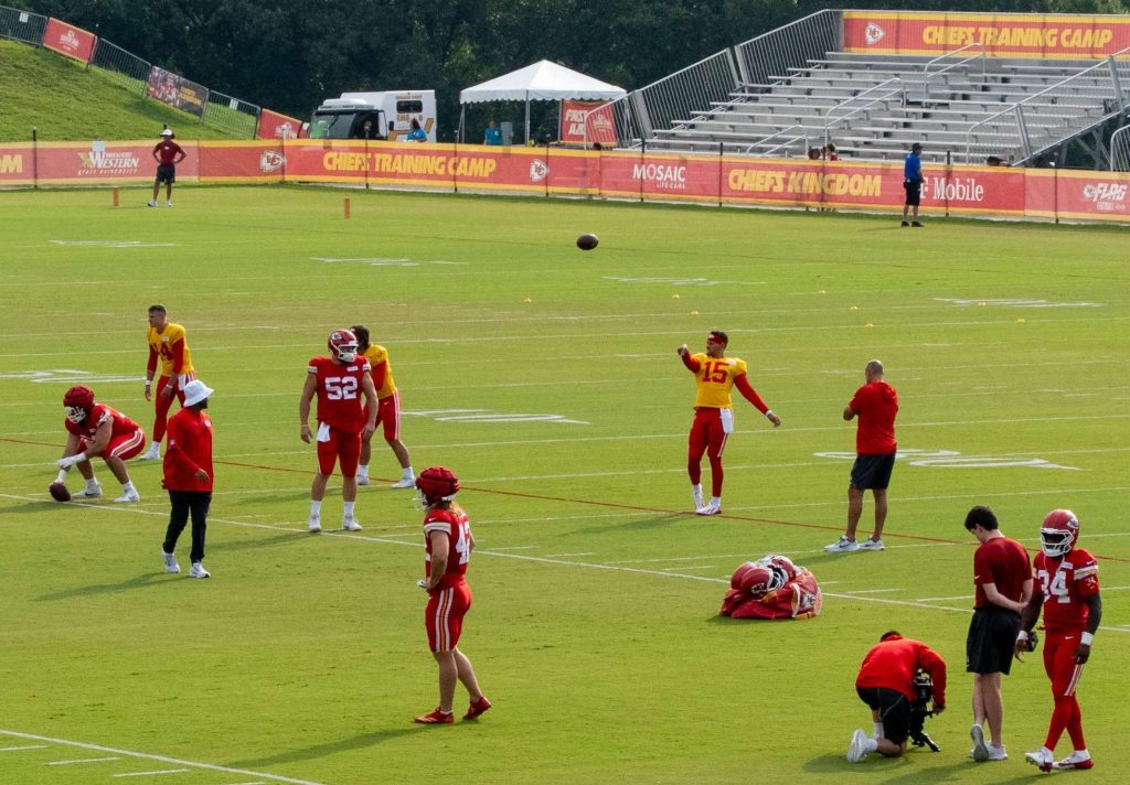 Chiefs OC Nagy interviews with Ravens for vacant head coaching job ...