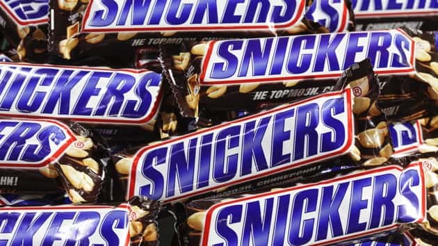 Snickers teases Super Bowl commercial with Guinness World Record candy ...
