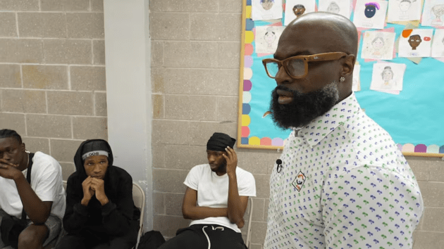 Former rapper-turned-advocate uses his prison experience to help teens ...