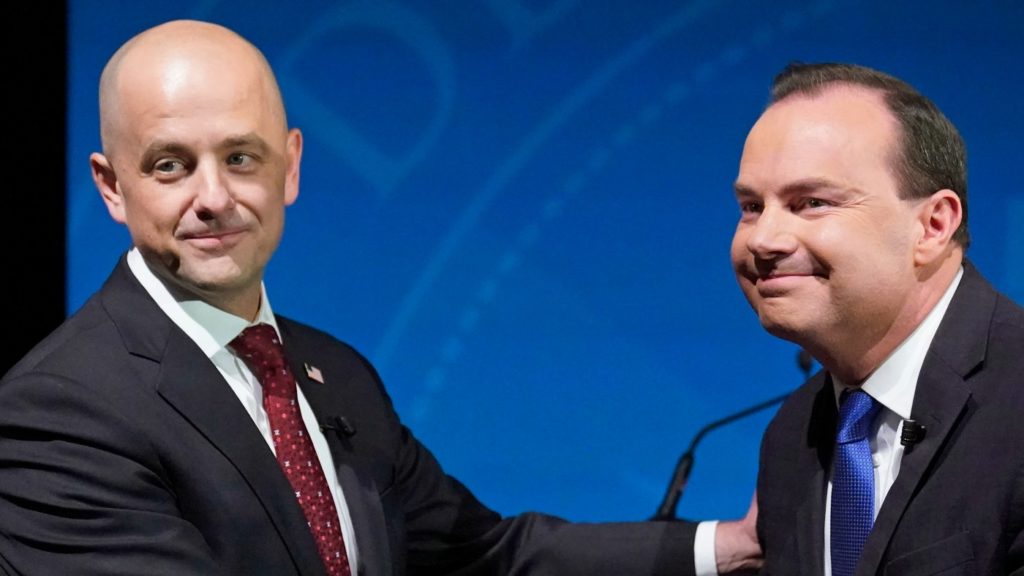 McMullin knocks Lee after he flashes pocket Constitution on stage: It's ...
