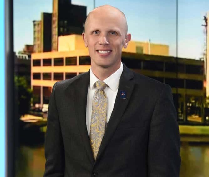 A difficult opportunity: broadcast journalists rise to the challenge of ...