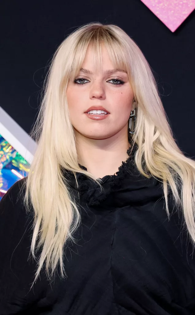 Reneé Rapp Dropped A Cheeky Cover Photo To Tease Her Upcoming Megan ...