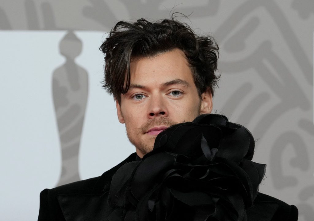'Harry Styles is Actually Back': Here's Why Fans Think the Star Is ...