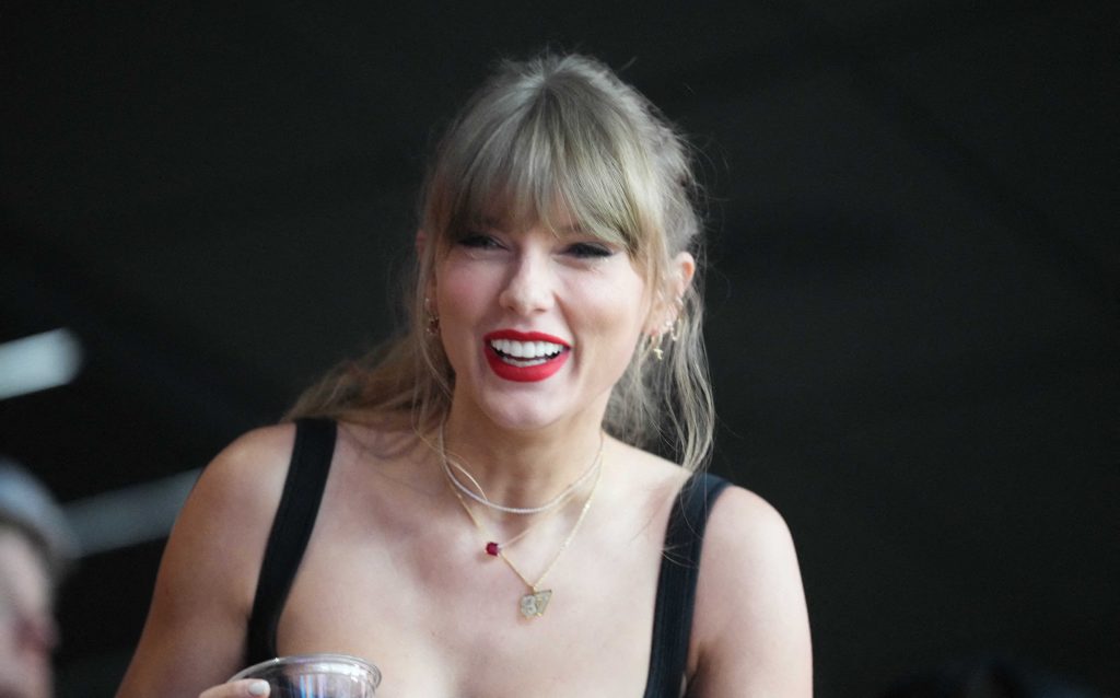 Taylor Swift Inducted Into Songwriters Hall of Fame | Alice 96.5 | Reno ...