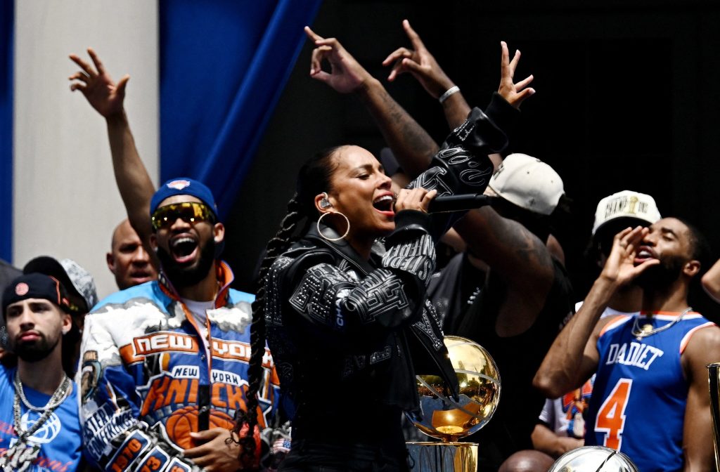 The New York Knicks Dance Along as Alicia Keys Ends Championship Parade ...