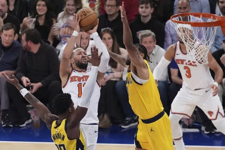 Friday Sports – Knicks top Pacers 111-94 to force Game 6 | 99.9 Y Country