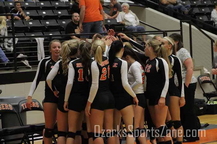 Pictures: 2015 Kickapoo vs. Republic Volleyball – Ozarks Sports Zone